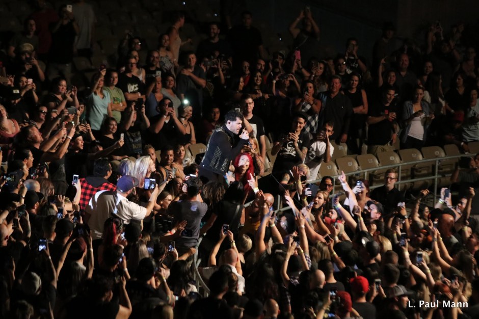 AFI and Circa Survive Bring Thundering Rock Show To The Pristine Vina ...